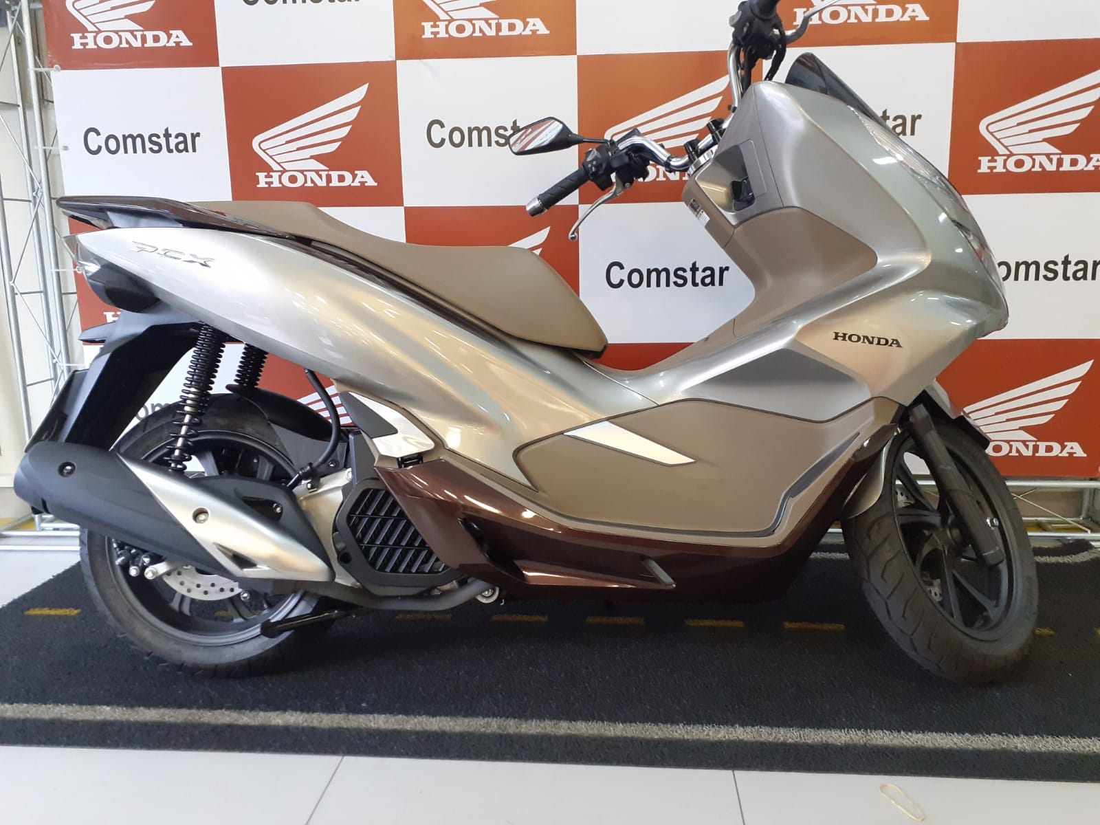 Sua moto seminova com cara de 0KM. – Honda Comstar